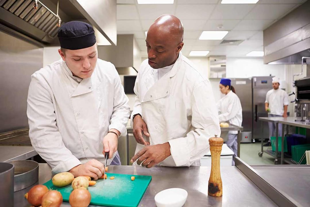 Commis de cuisine : comment apprendre le métier en cuisine